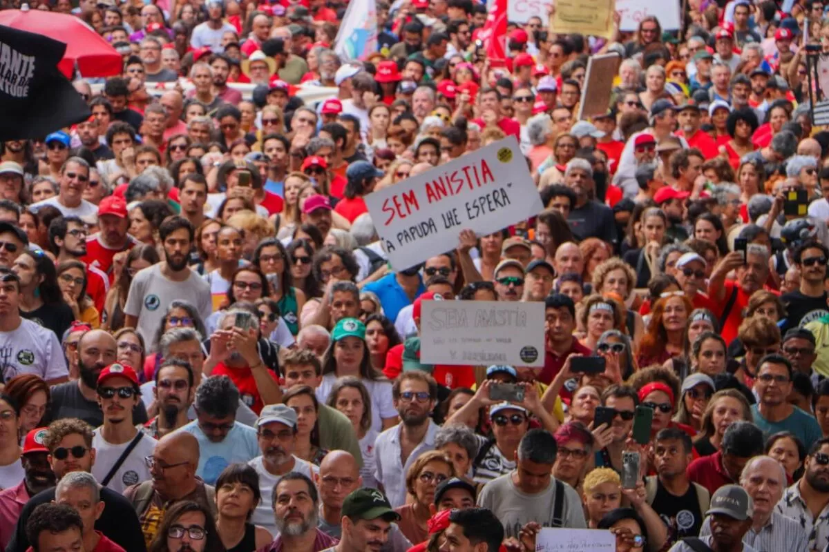 Manifestações da esquerda contra anistia não ganham força
